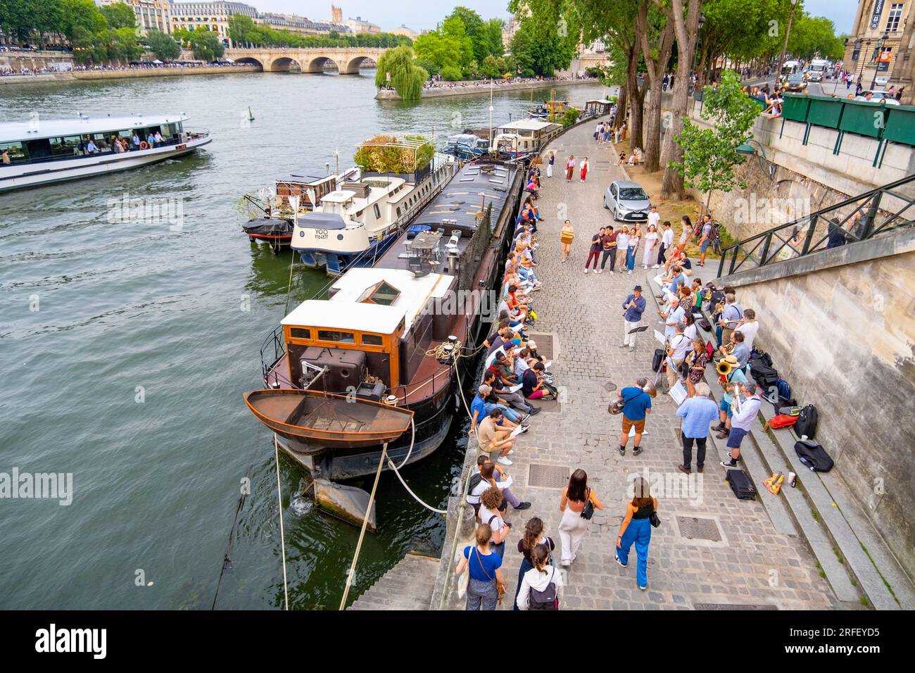 Festival de paris hi-res stock photography and images - Alamy