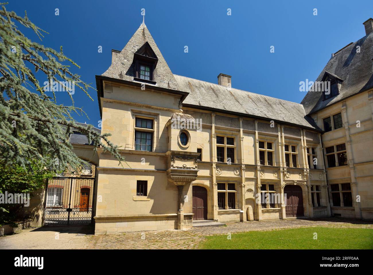 France, Marne, Reims, Museum-Hotel Le Vergeur, private museum in 13th ...