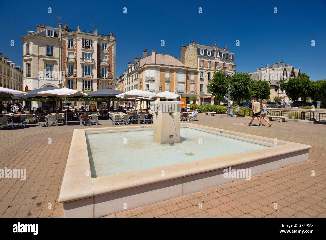 Champagne marne france cafe hi-res stock photography and images - Alamy