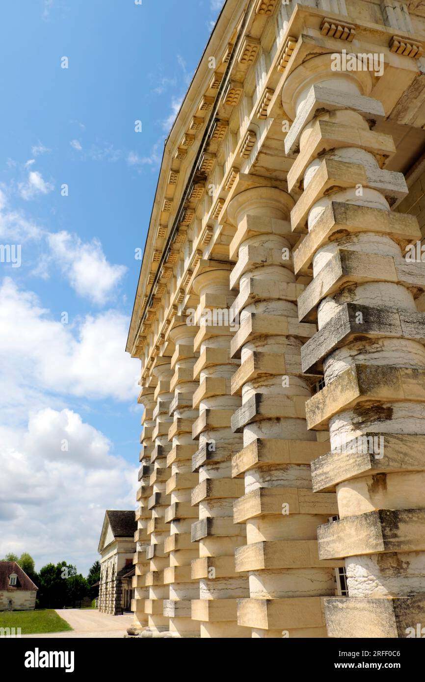 Modern doric hi-res stock photography and images - Alamy