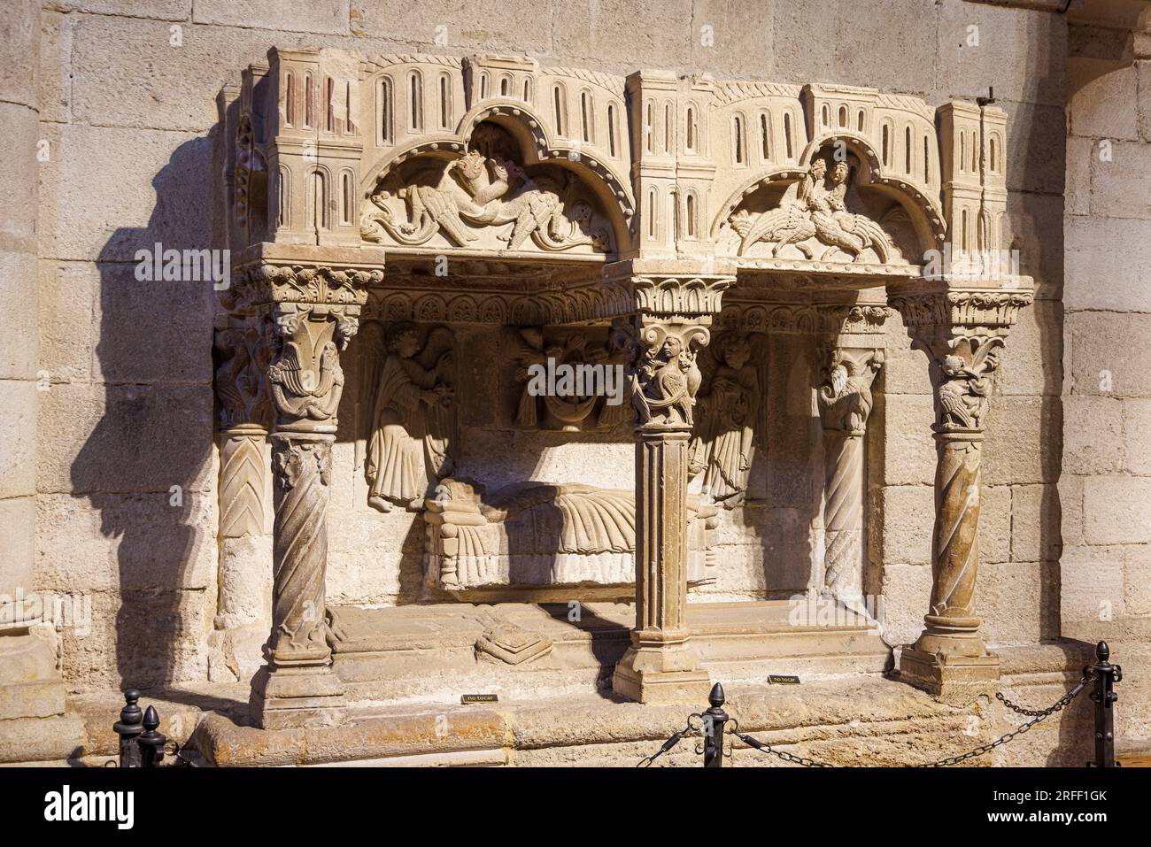Queen urraca tomb hi-res stock photography and images - Alamy