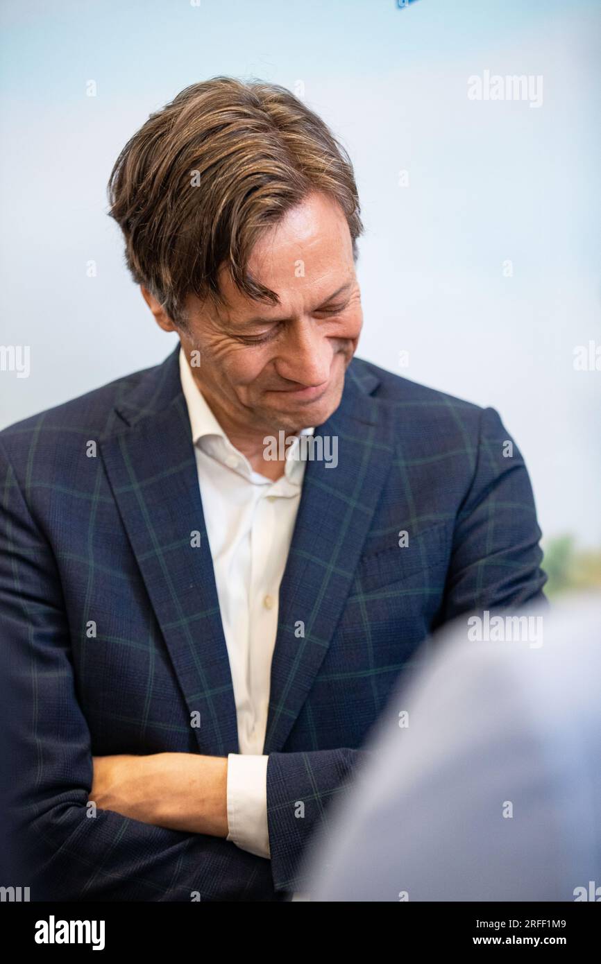 New ceo of siemens hi-res stock photography and images - Alamy