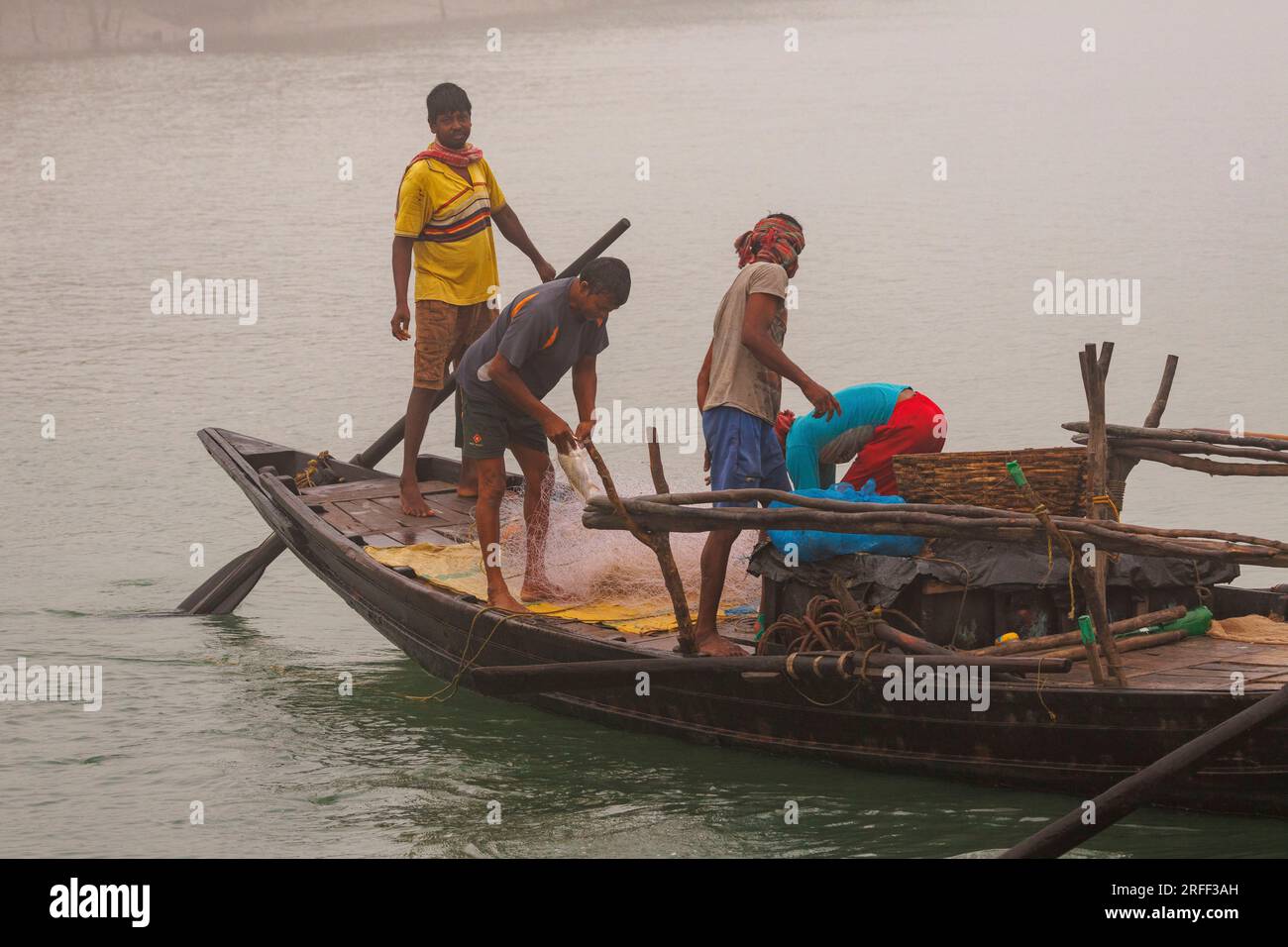 Local fishing boat on a Sunderbans inlet, Sunderbans, Ganges Delta, Bay ...