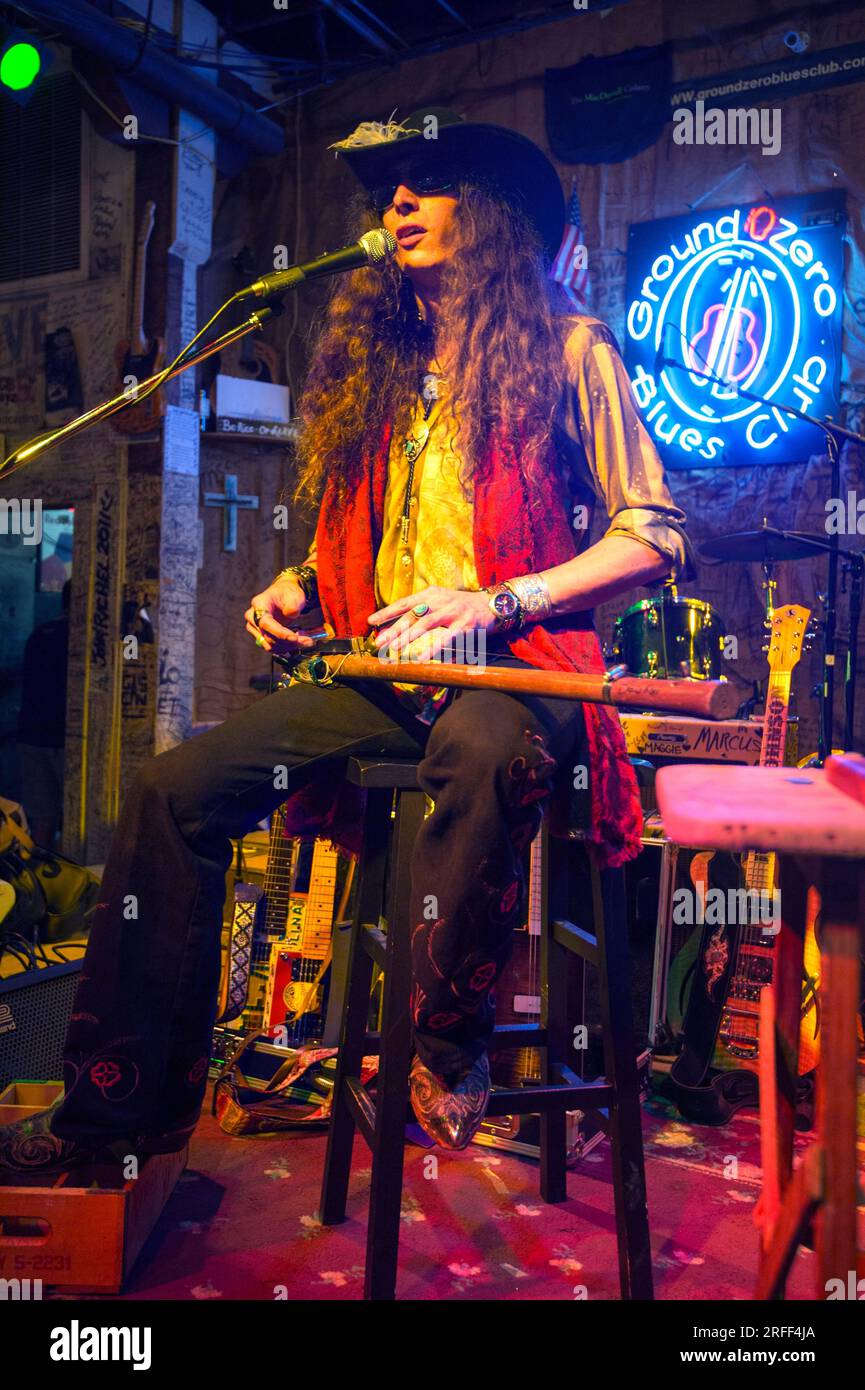 United States, Mississippi, Clarksdale, Caravan Blues Fest, Cigar Box ...