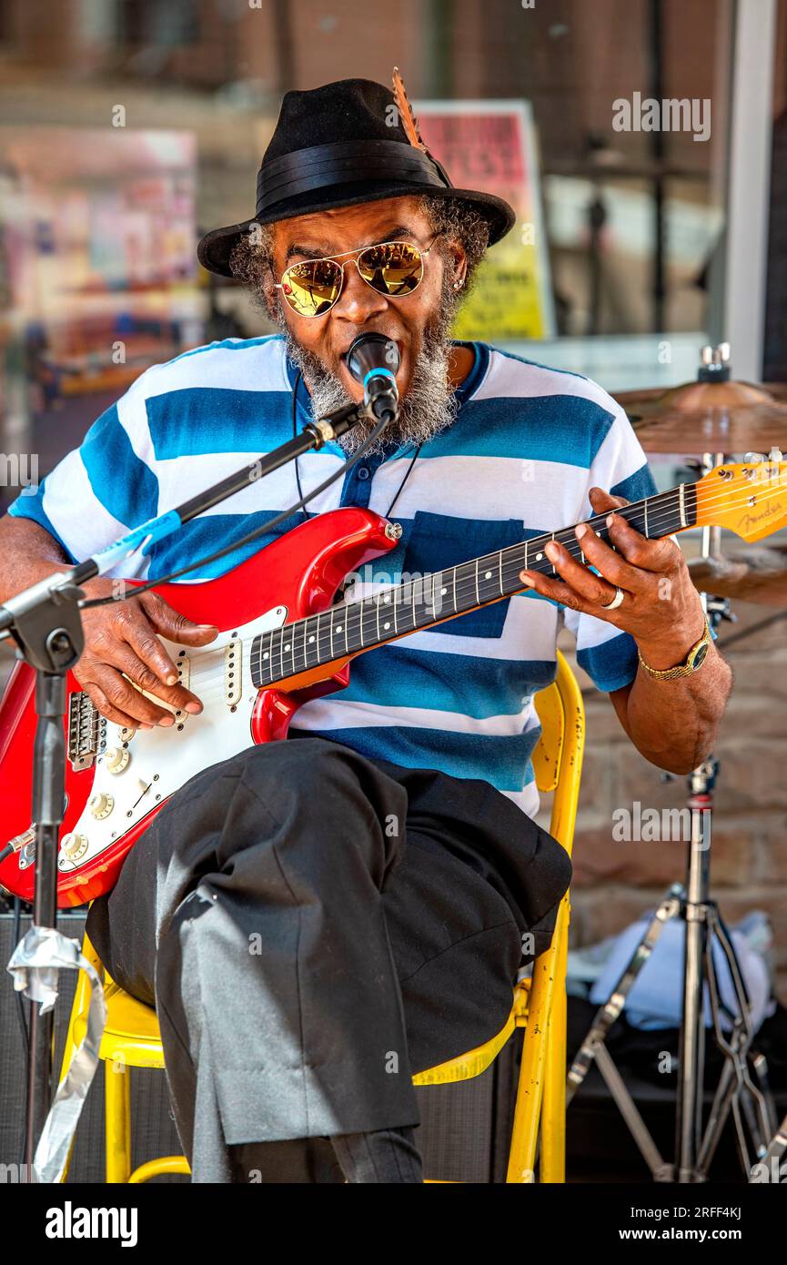 Mad musician hi-res stock photography and images - Alamy