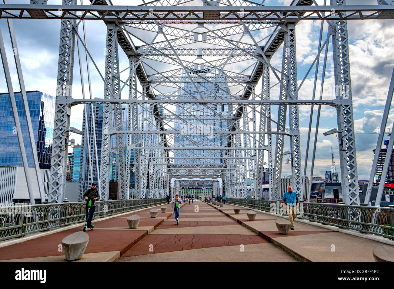 John seigenthaler pedestrian bridge hi-res stock photography and images ...