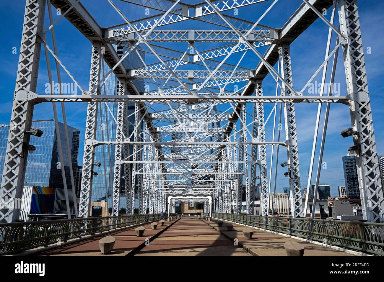 John seigenthaler pedestrian bridge hi-res stock photography and images ...