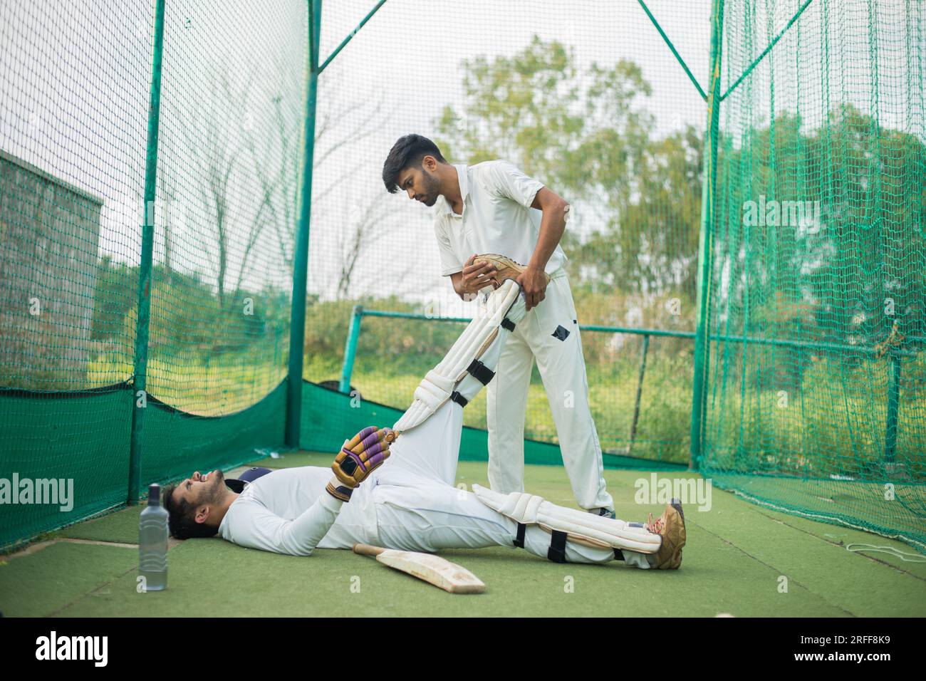 Injured cricket player hi-res stock photography and images - Alamy