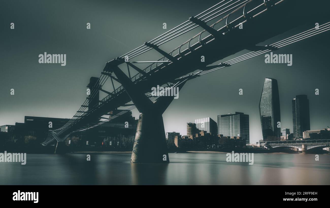 Infinity bridge reflection uk hi-res stock photography and images - Alamy