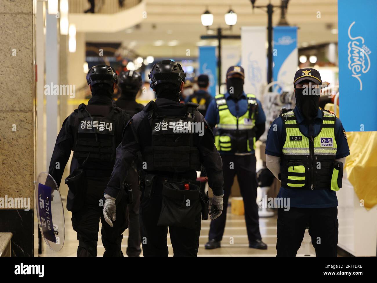 03rd Aug, 2023. Stabbing rampage Police control access to the scene of a stabbing rampage at a ...