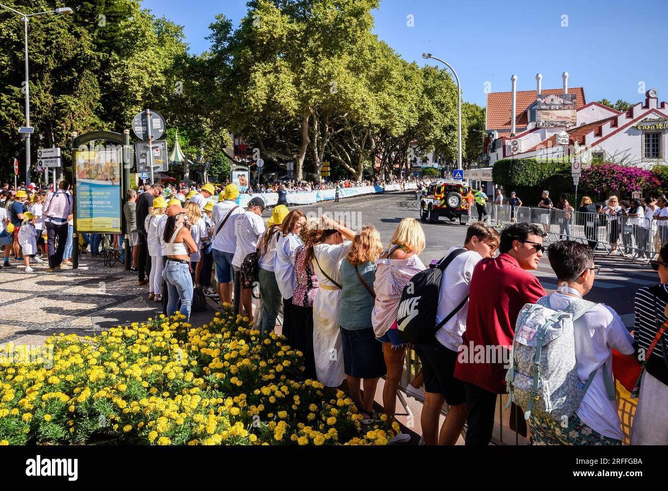 People next to a 3.5 km mural, the largest in the world, painted by the ...