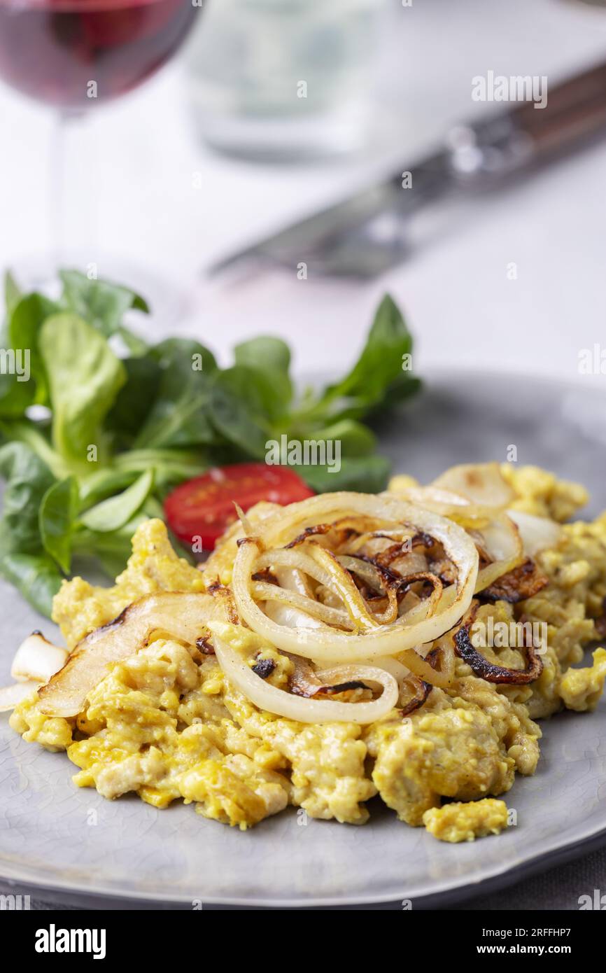 Spatzle mit salat und wein hi-res stock photography and images - Alamy