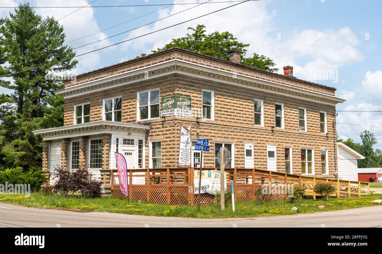 Scotties Pittsfield Inn on a Main Street, a bar restaurant in ...