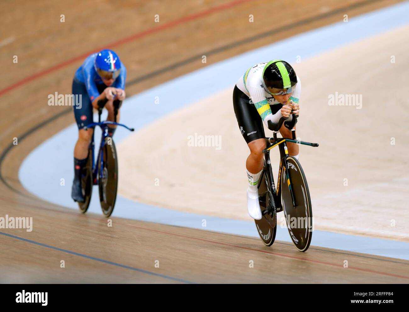 Australia's Maeve Plouffe overtakes Italy's Martina Alzini as they ...