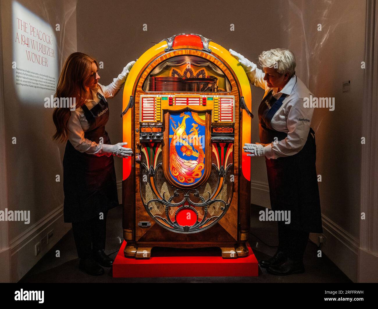 London, UK. 3rd Aug, 2023. His Peacock 1941 Wuelitzer Wonder duke box ...