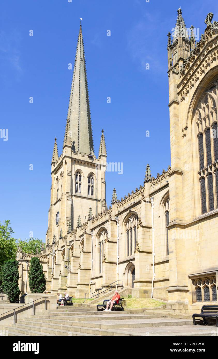 Wakefield cathedral hi-res stock photography and images - Alamy