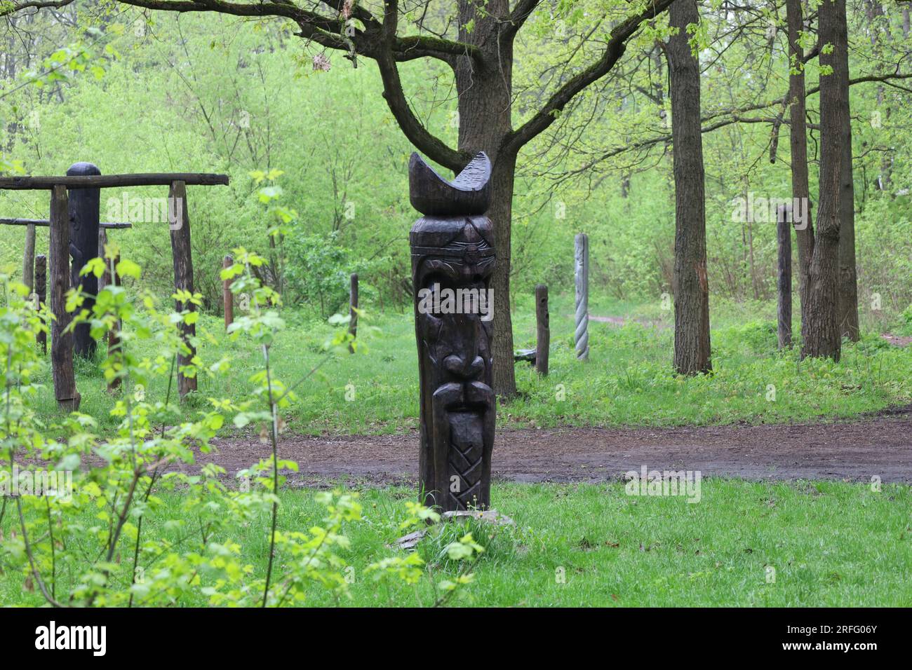 Pagan statue hi-res stock photography and images - Alamy