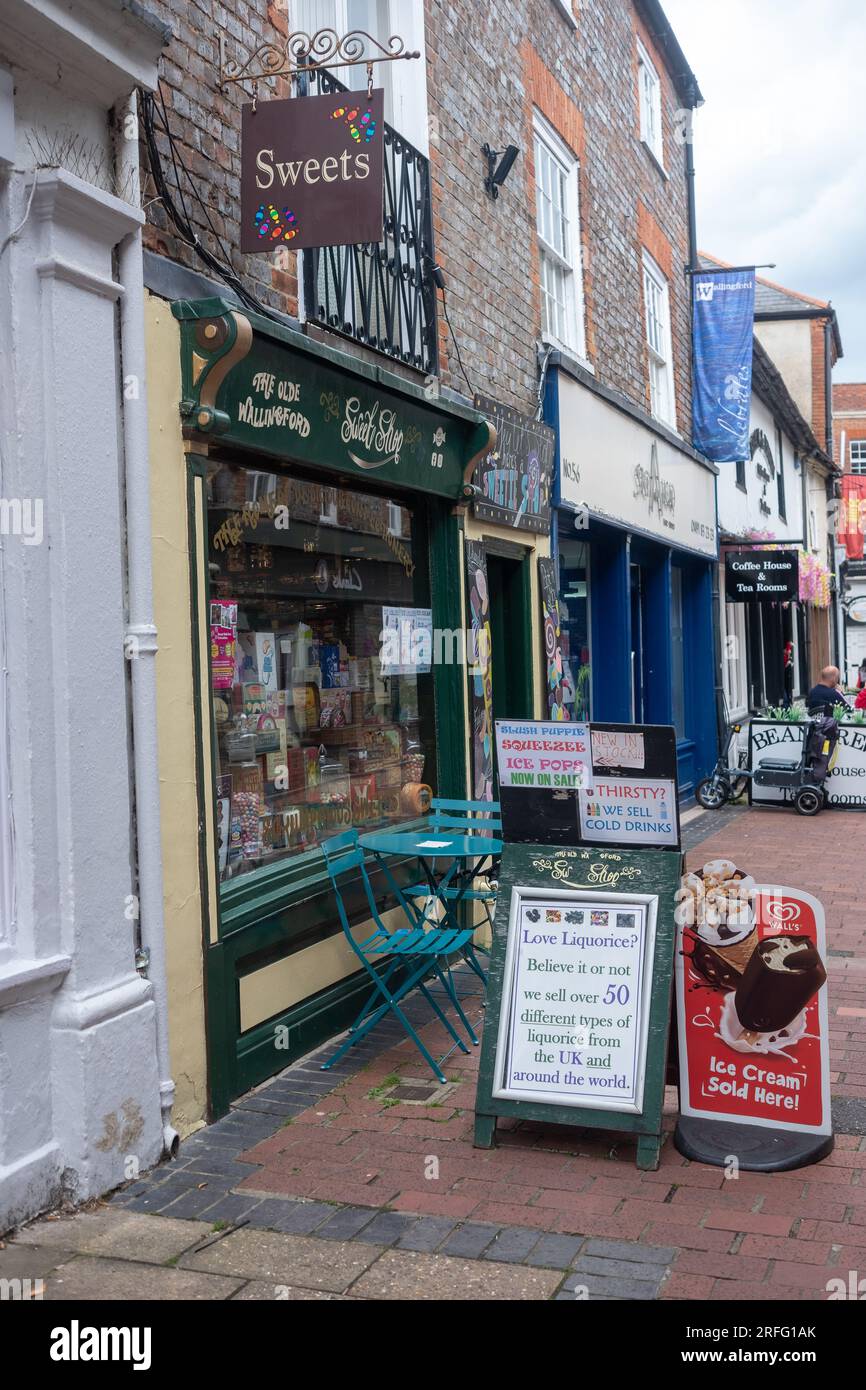 The Olde Wallingford Sweet Shop Stock Photo - Alamy