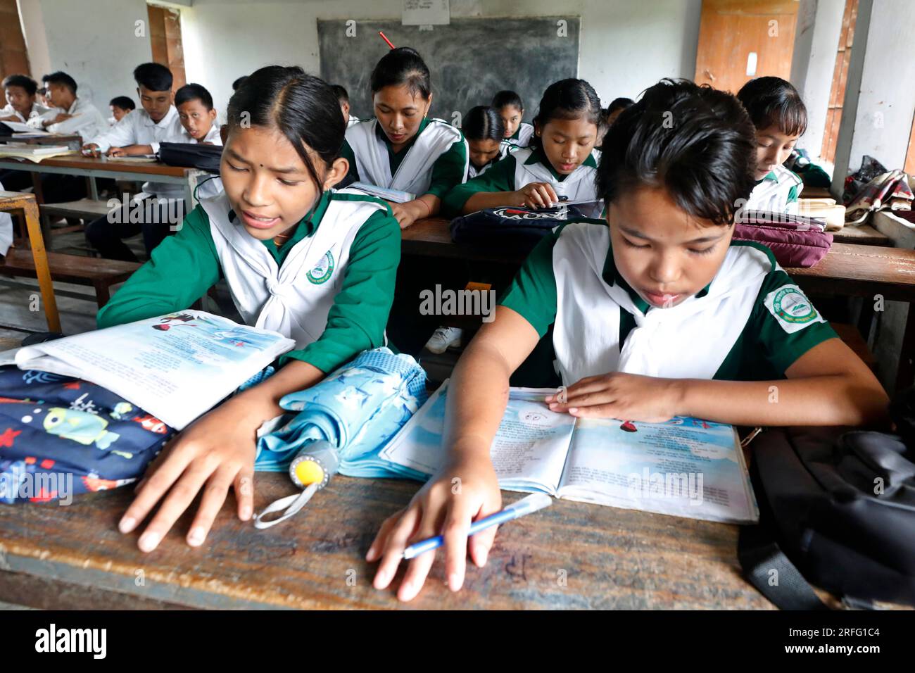Bengali boy hi-res stock photography and images - Alamy