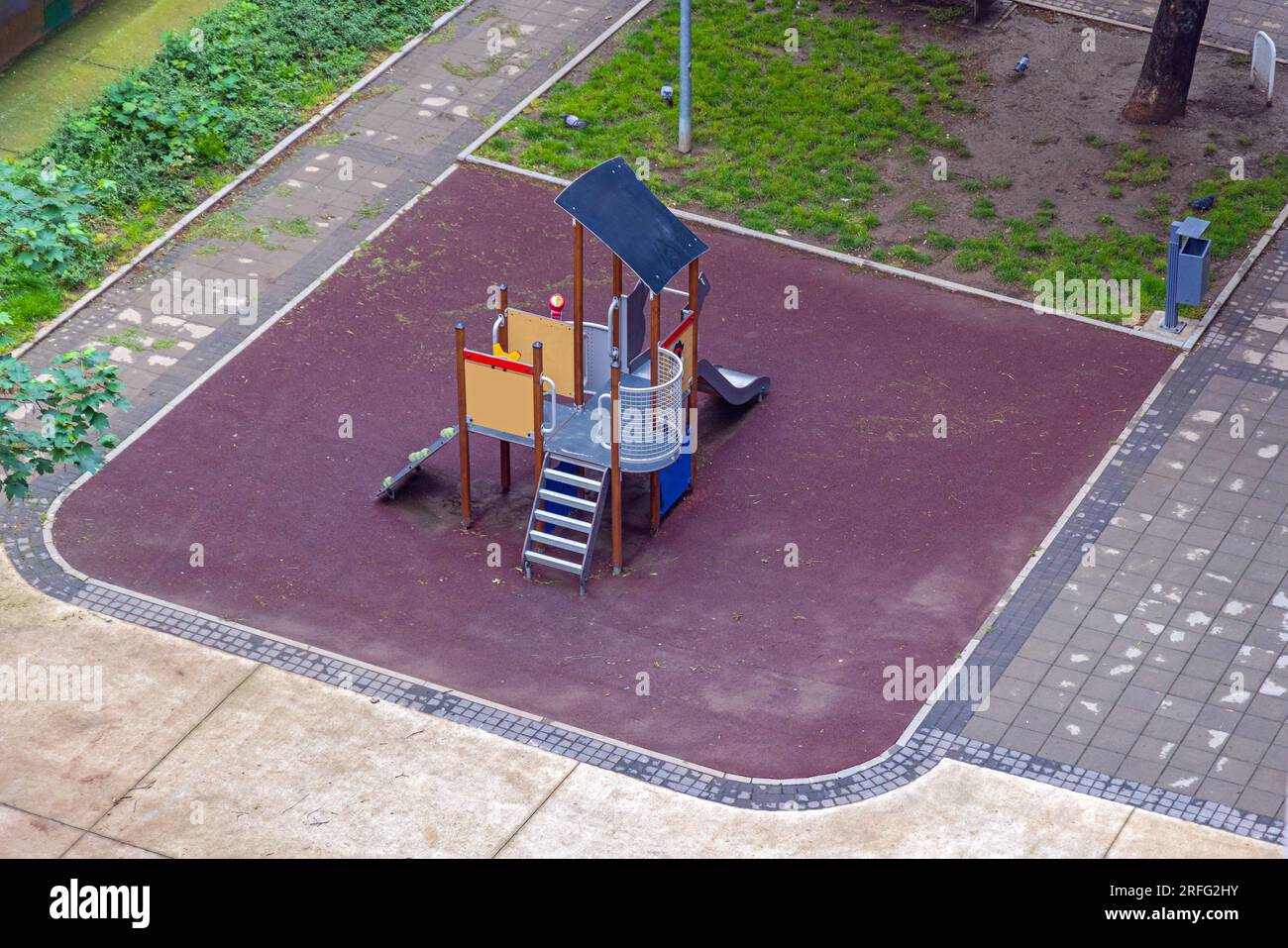 Structure of playground hi-res stock photography and images - Alamy