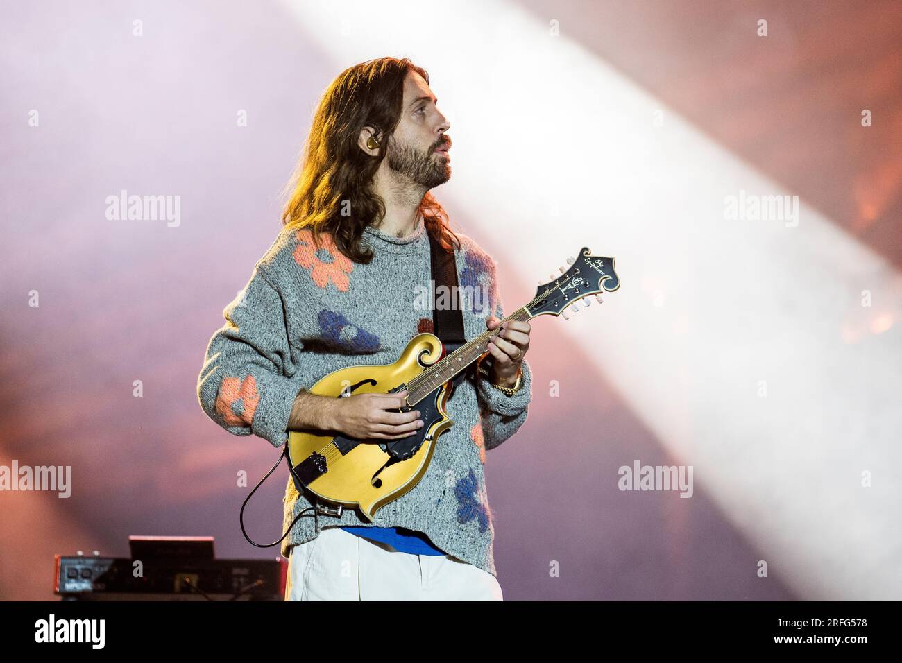 Wayne sermon on stage hi-res stock photography and images - Alamy