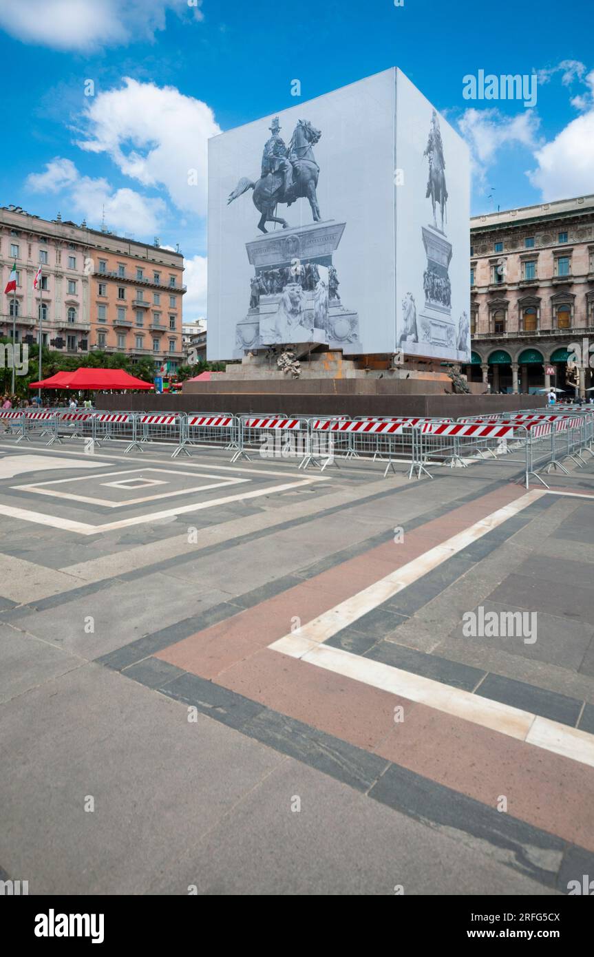 Restoring monument hi-res stock photography and images - Alamy