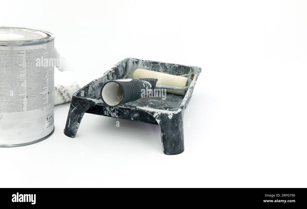 Paint tray and paint getting ready to start work Stock Photo - Alamy