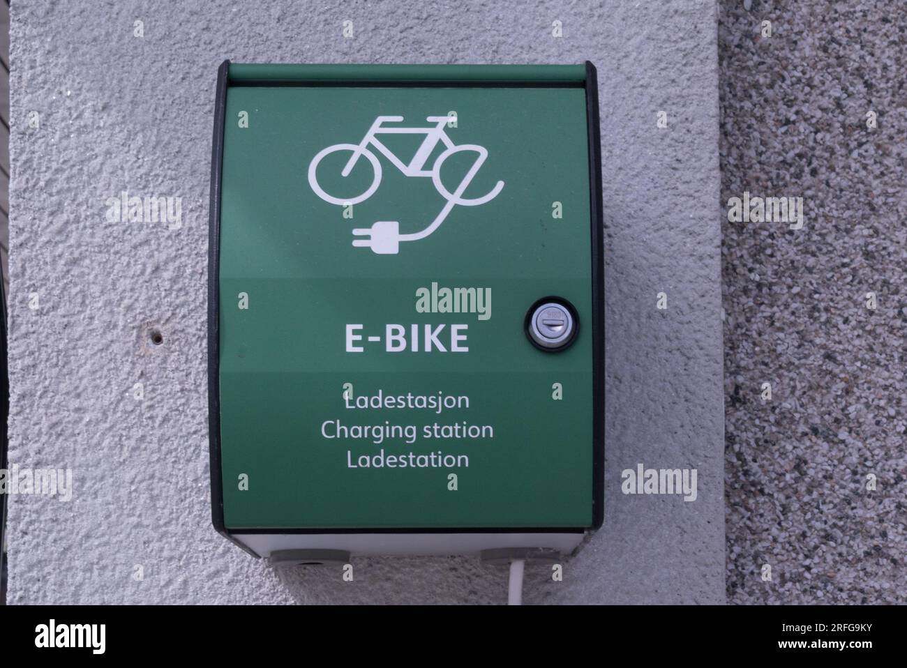 Popular transport electric cycles hi-res stock photography and images ...