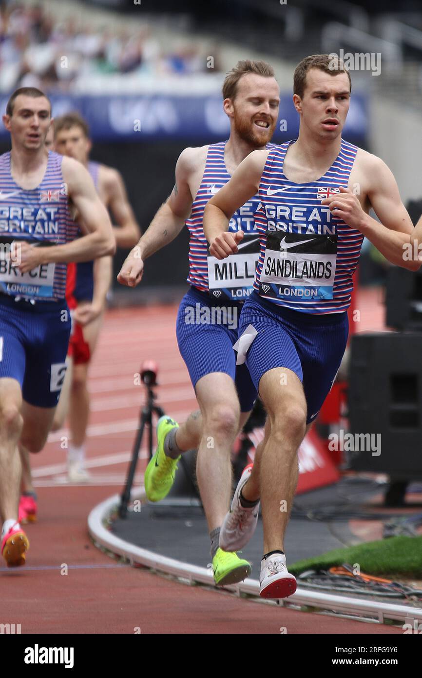 Ben SANDILANDS of Great Britain wins the mens T20 1500m Ambulant in the ...