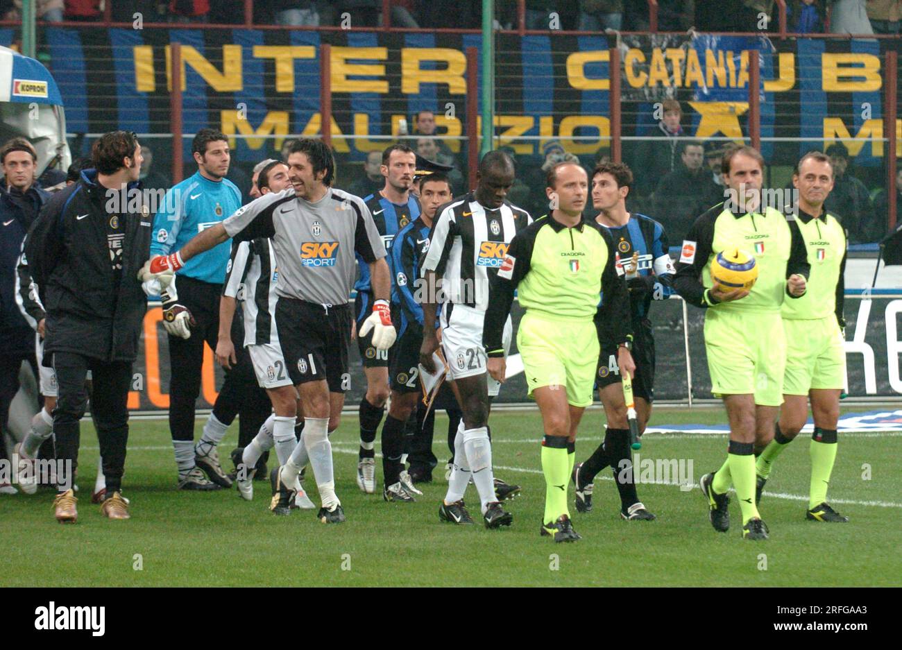 Famous soccer goalkeeper hi-res stock photography and images - Alamy