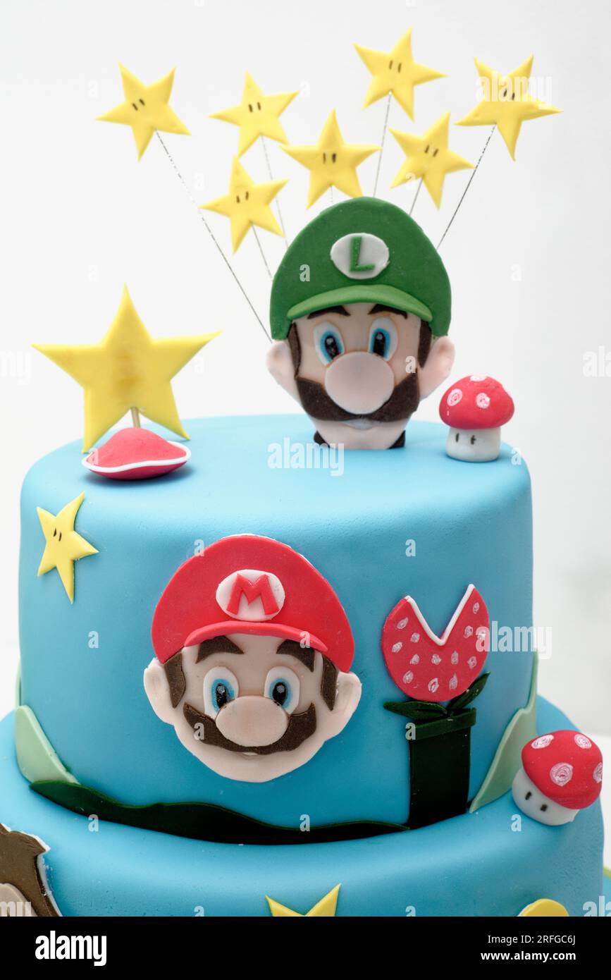 Super Mario Bros Birthday party cake - Pastel blue birthday cake ...