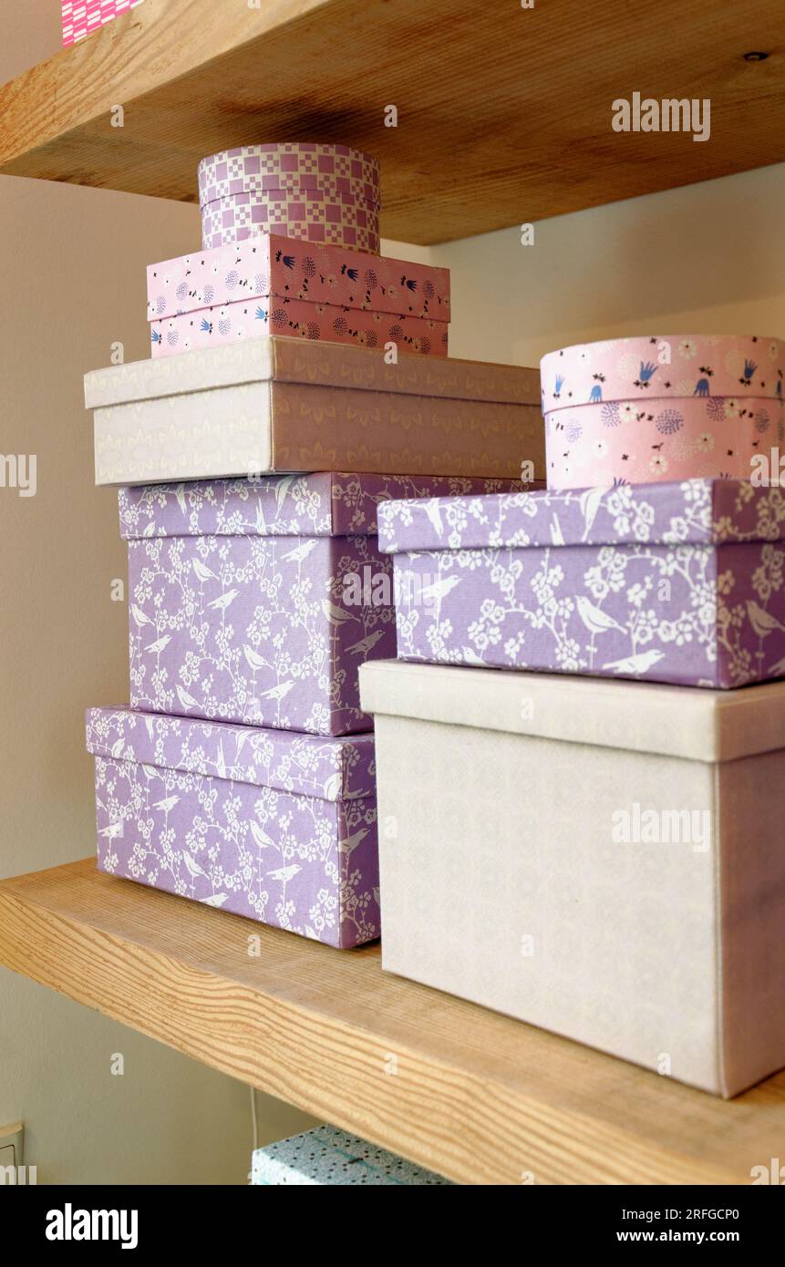 Beautiful gift boxes and packaging hi-res stock photography and images ...
