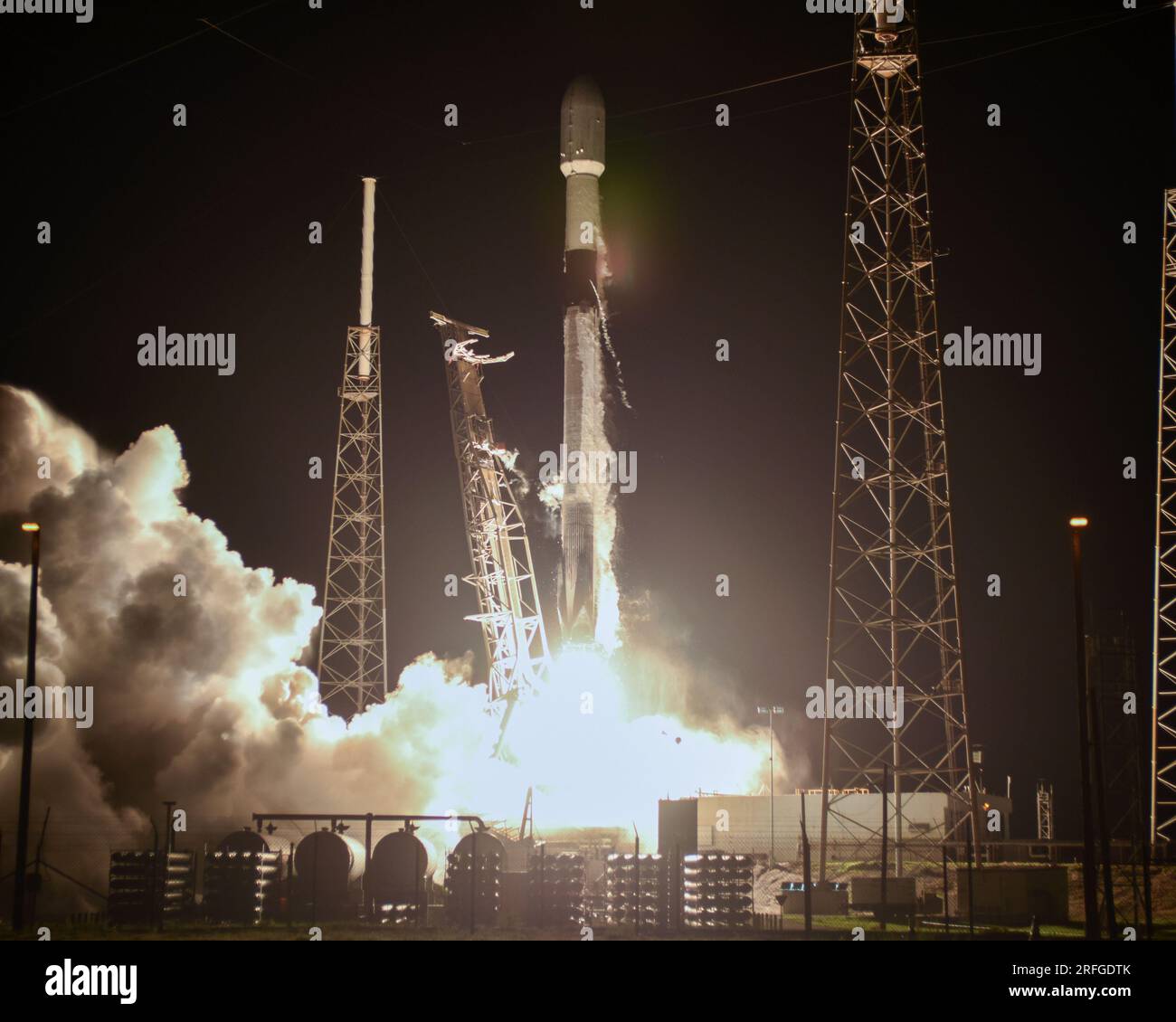 A SpaceX Falcon 9 rocket launches the Galaxy 37 communications ...
