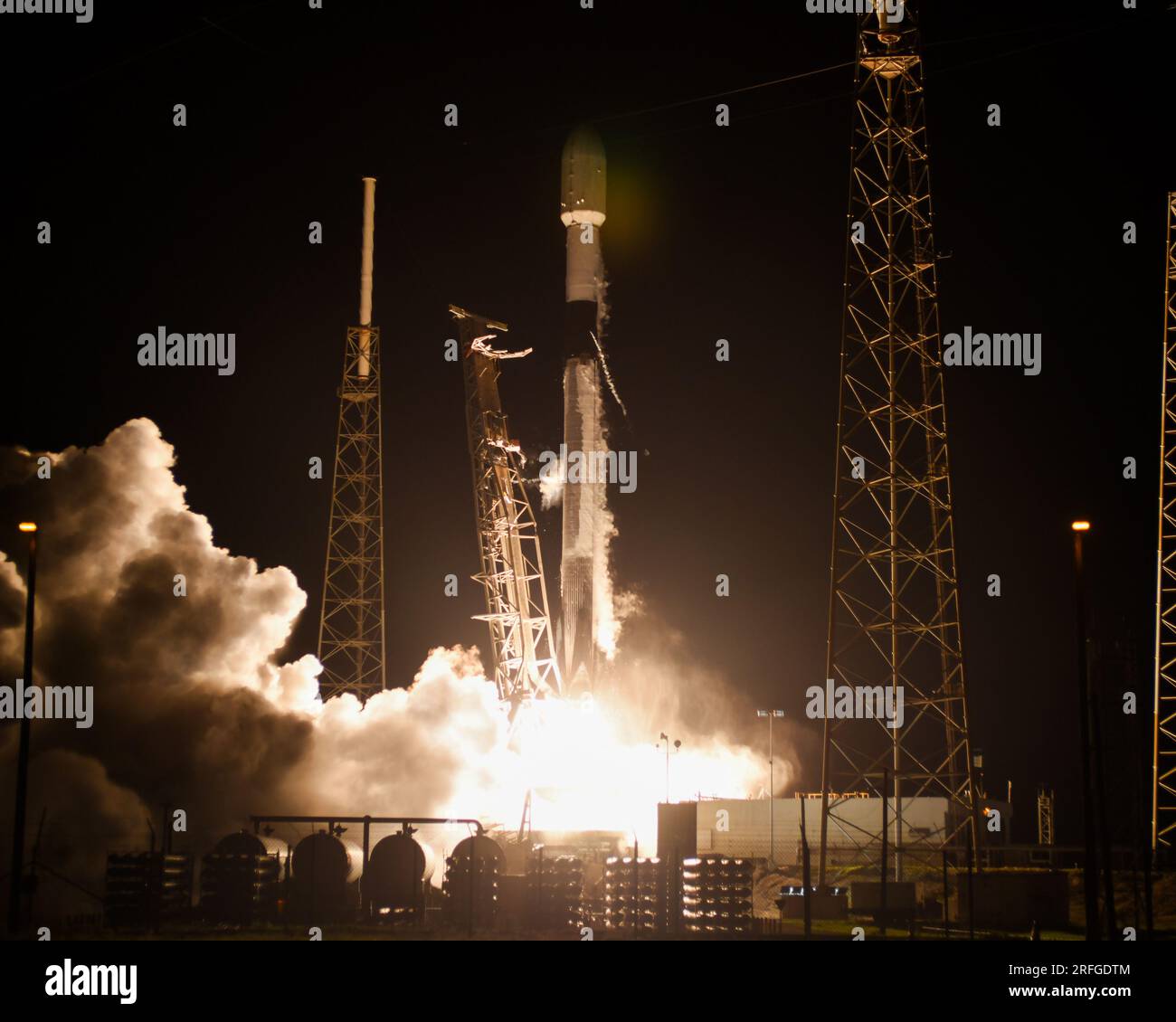 A SpaceX Falcon 9 rocket launches the Galaxy 37 communications ...