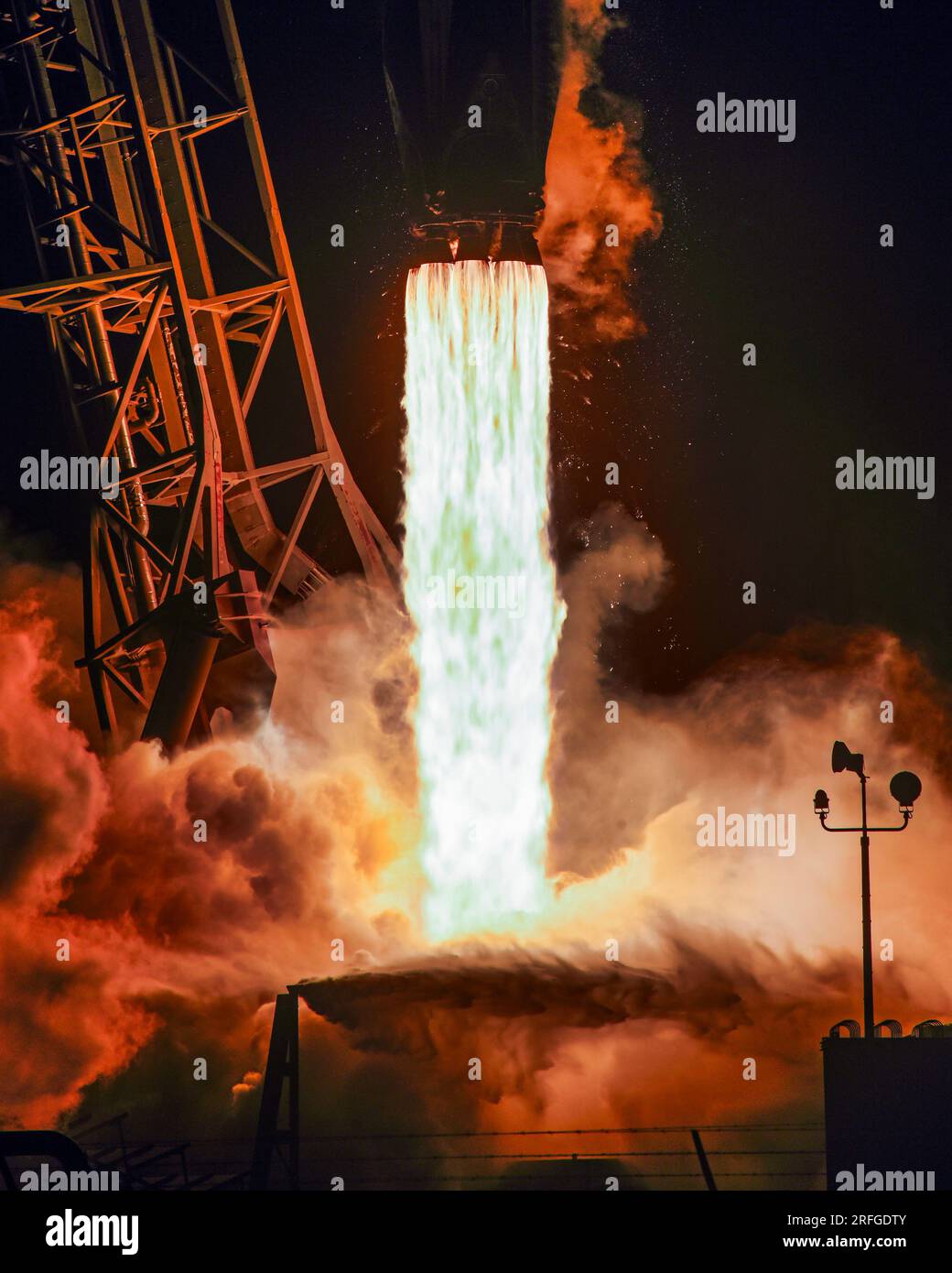 A SpaceX Falcon 9 rocket launches the Galaxy 37 communications ...