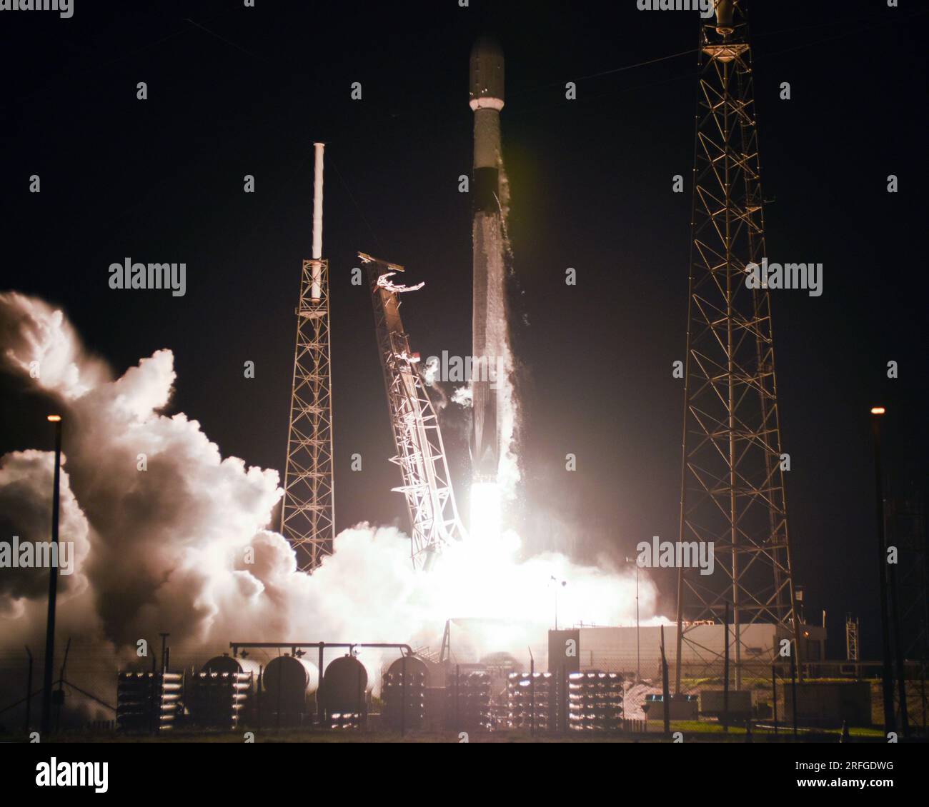 A SpaceX Falcon 9 rocket launches the Galaxy 37 communications ...