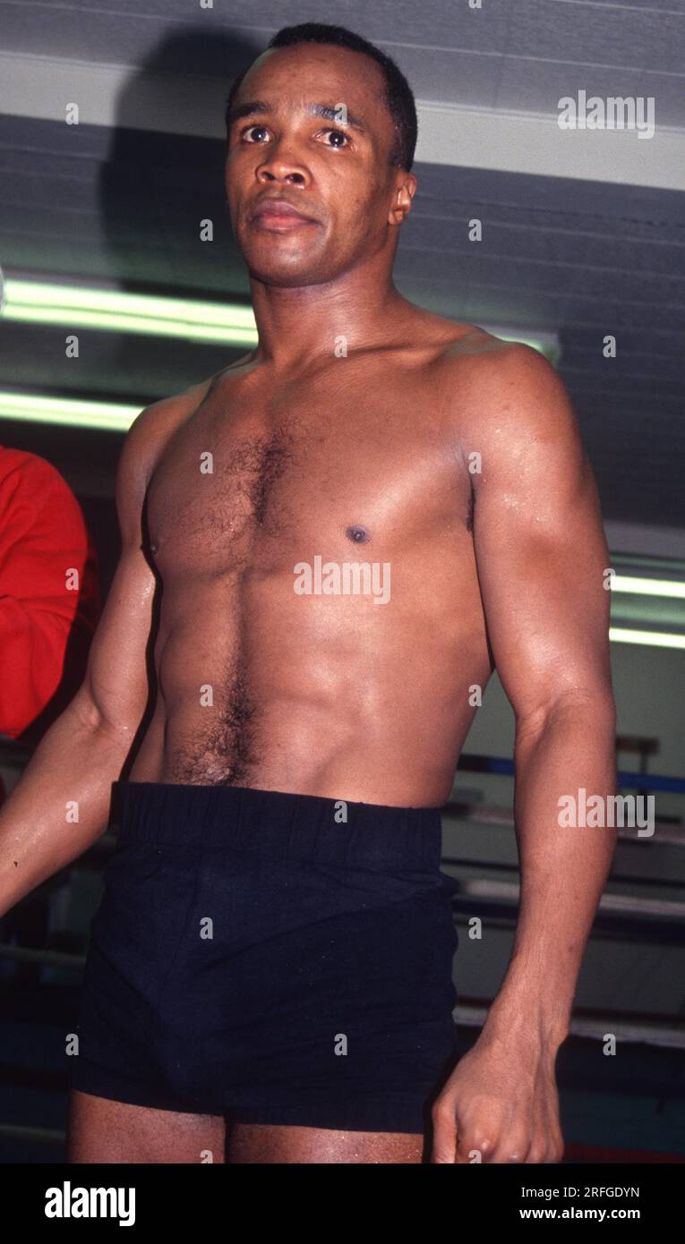 Ray barrett hi-res stock photography and images - Alamy