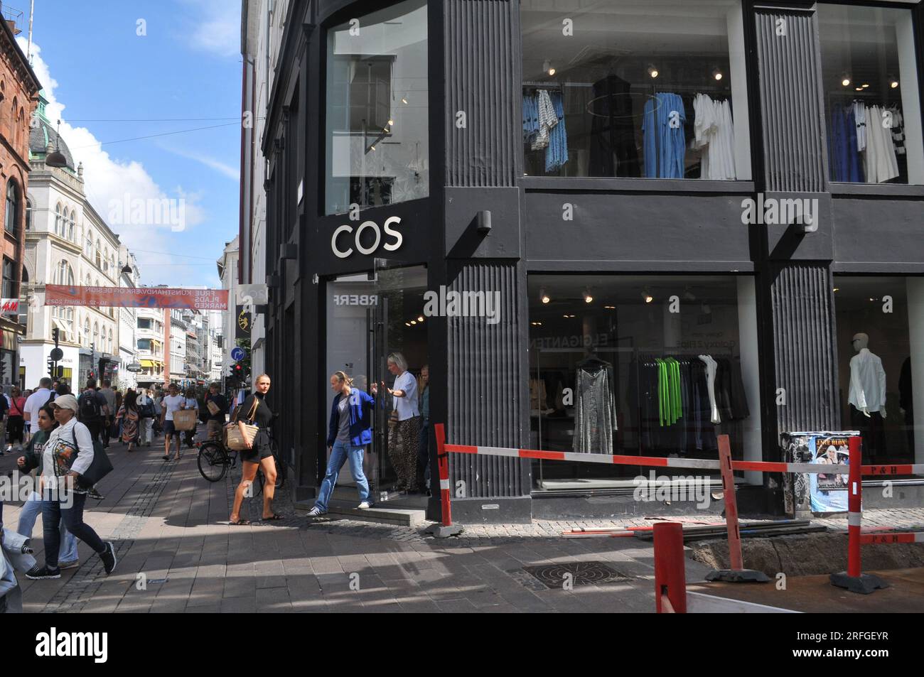 Cos stroeget hi-res stock photography and images - Alamy