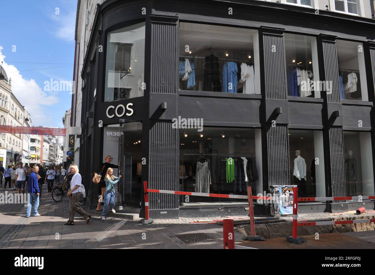 Cos stroeget hi-res stock photography and images - Alamy