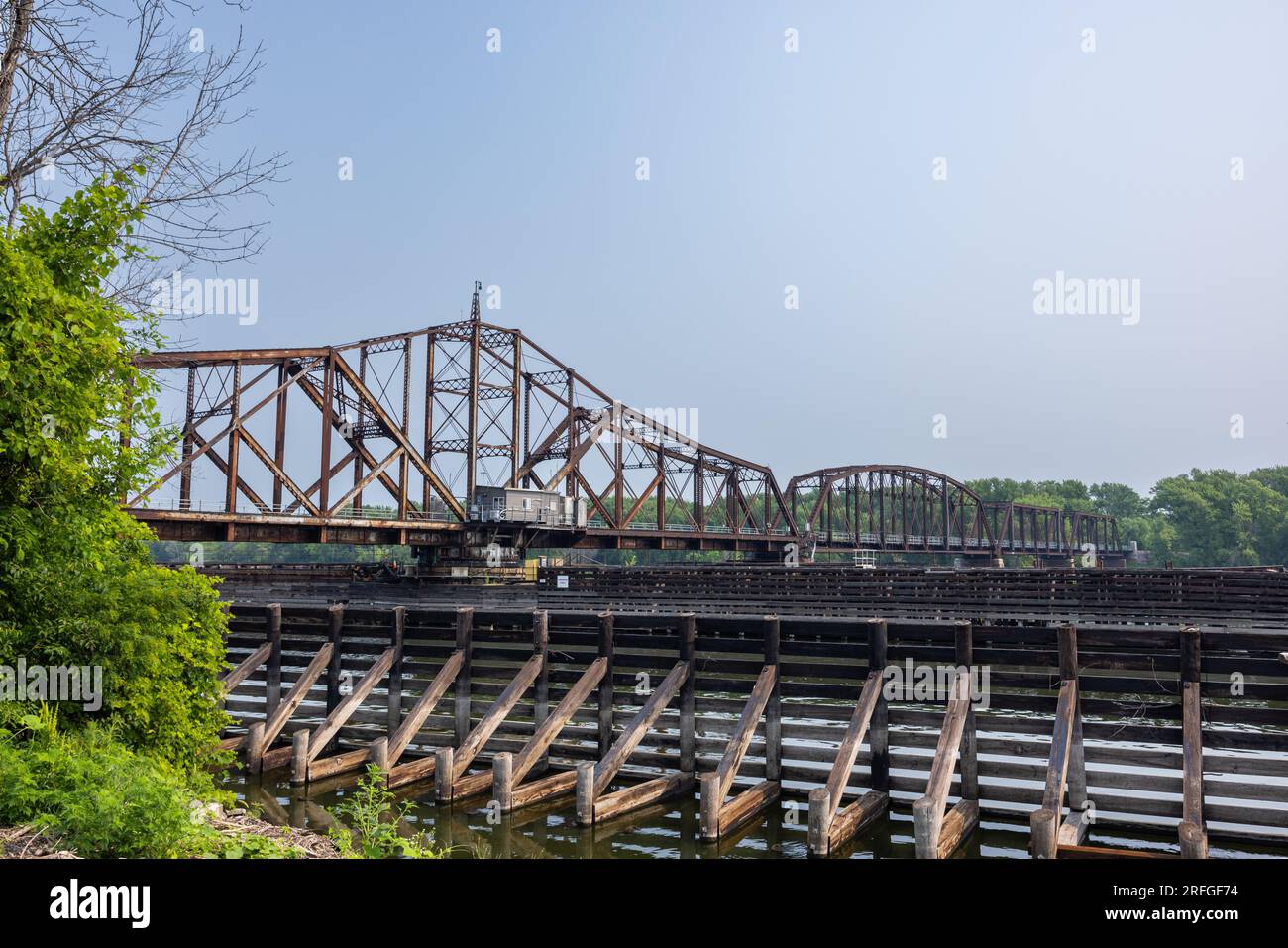Rusty swing bridge hi-res stock photography and images - Alamy
