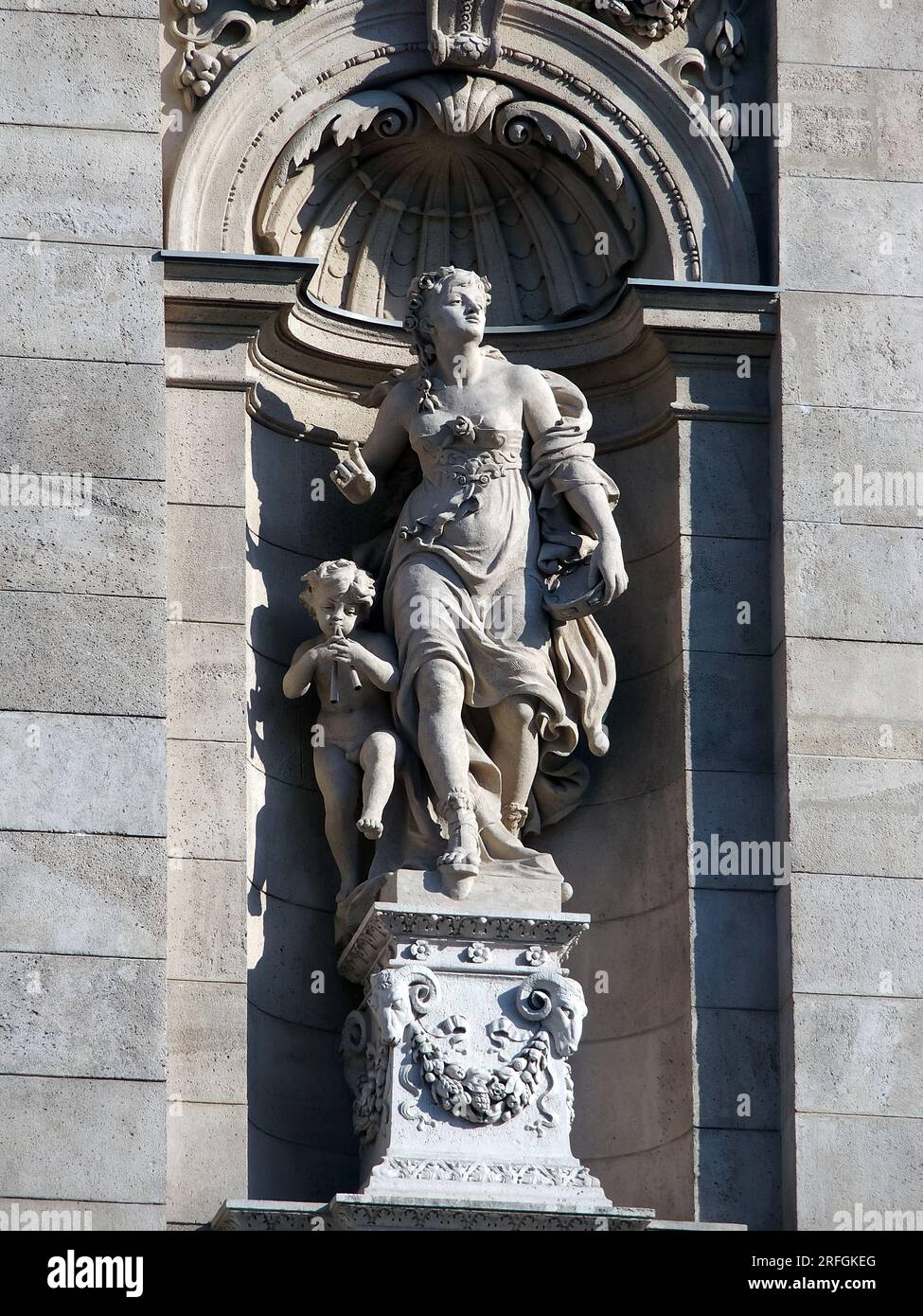 Hungarian State Opera House, Magyar Állami Operaház, neo-Renaissance ...