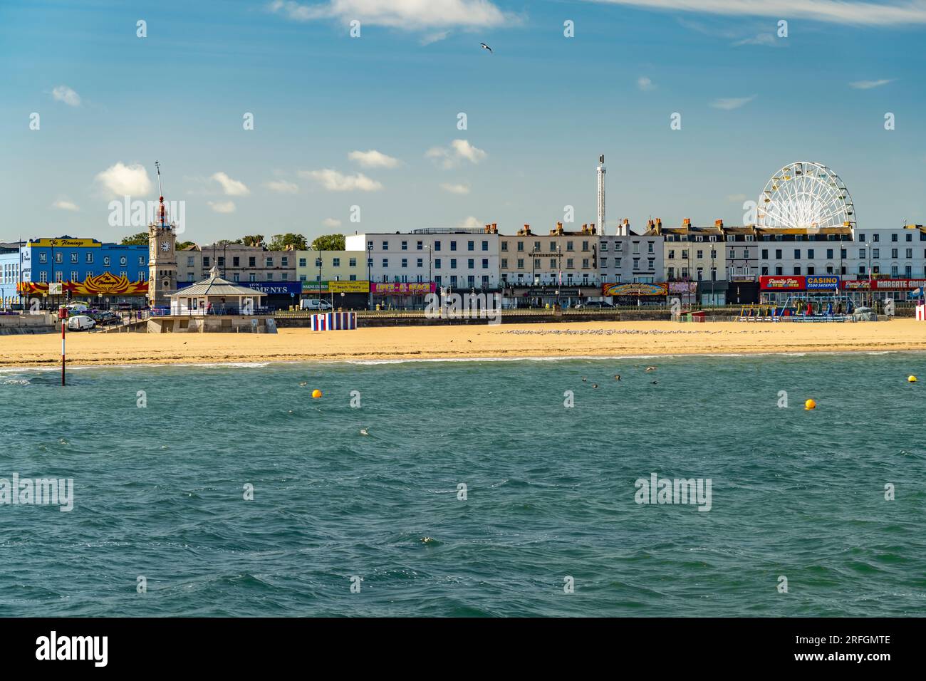 Der Strand und Stadtansicht von Margate, Kent, England, Großbritannien ...