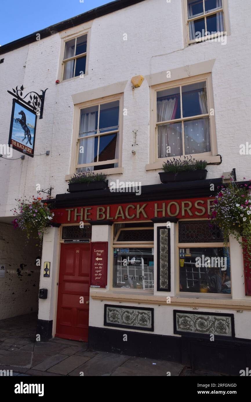 Black Horse Inn Pub in Church Street, Whitby Stock Photo - Alamy