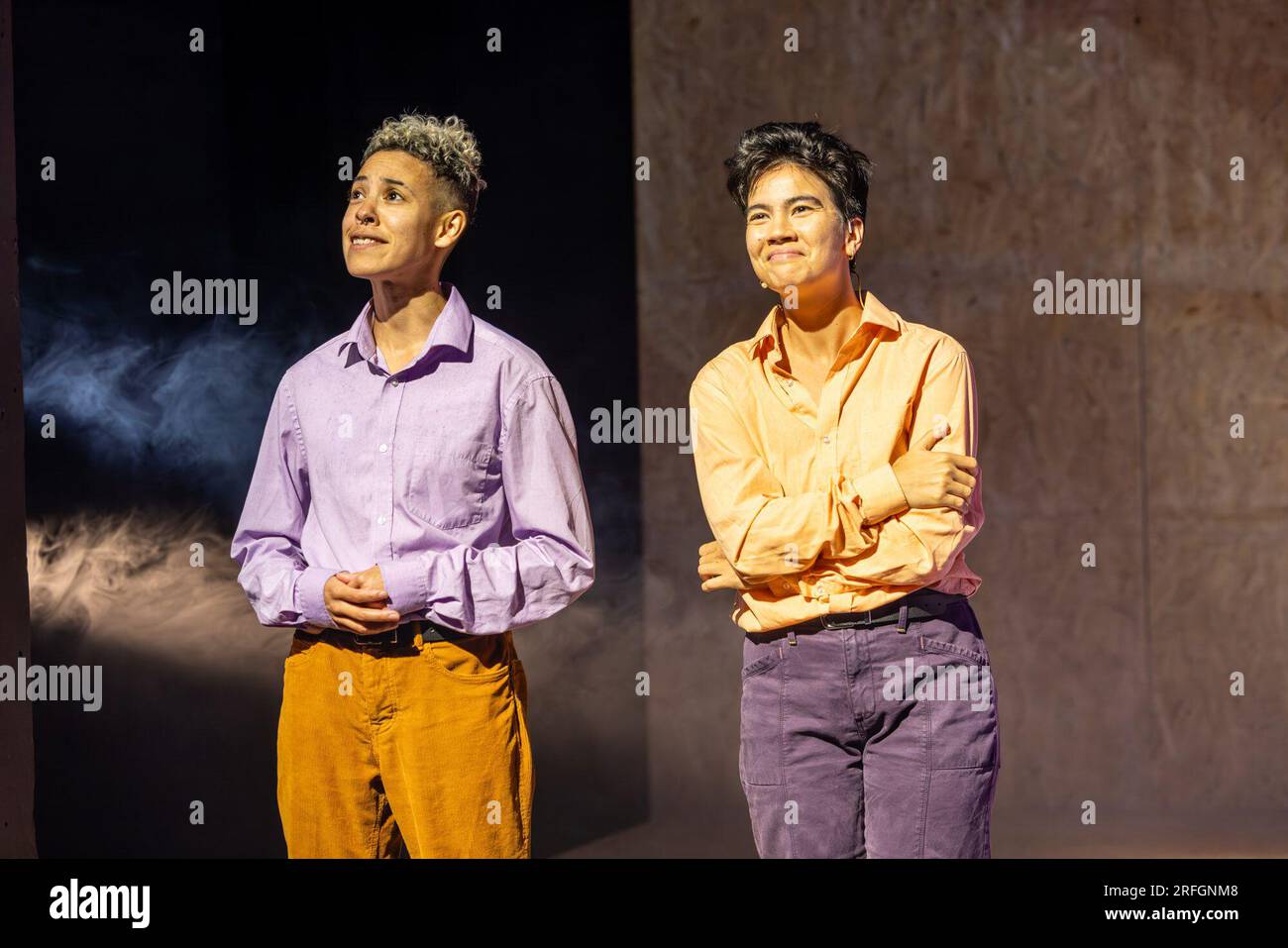 Ellie showering hi-res stock photography and images - Alamy