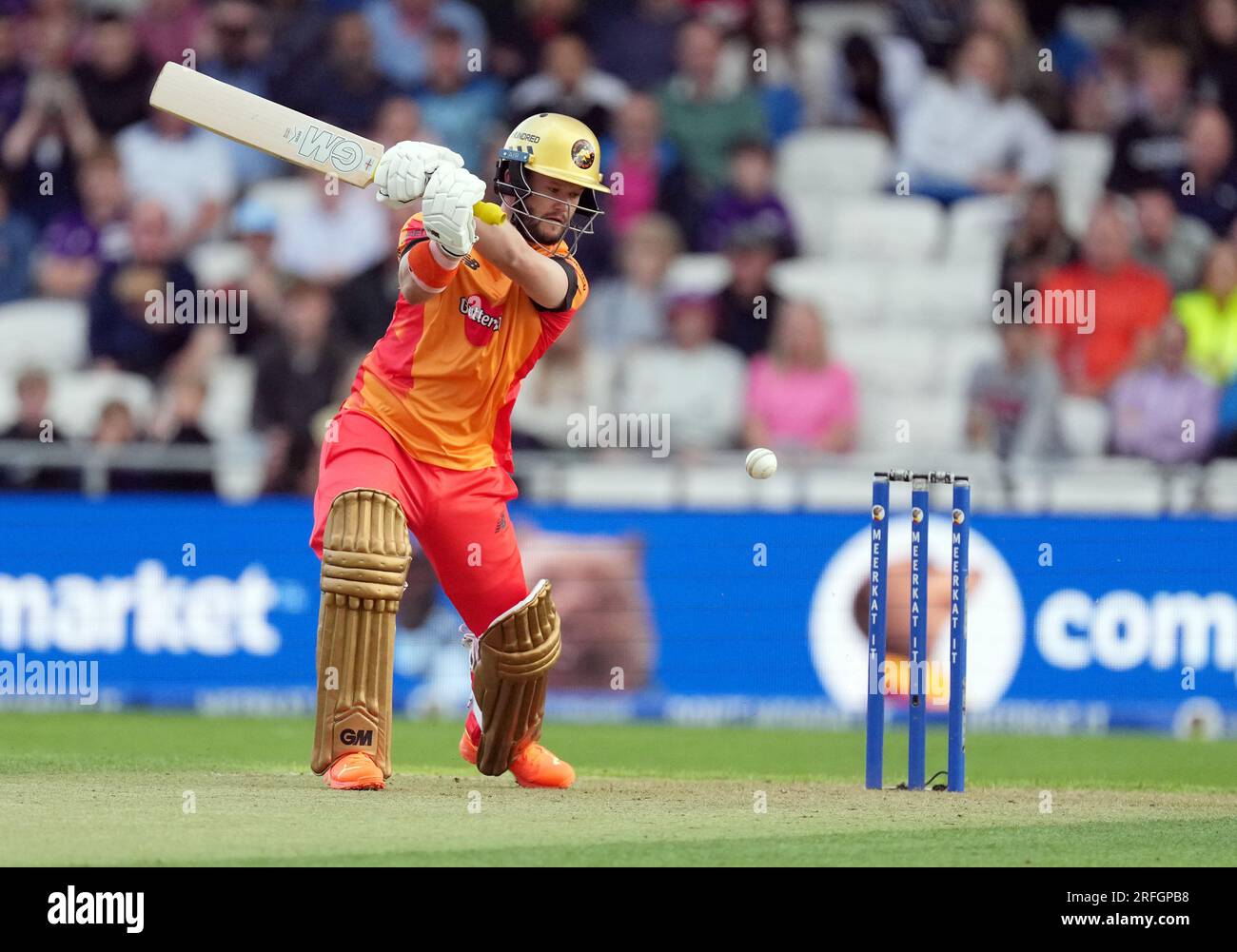 Mens hundred hi-res stock photography and images - Alamy