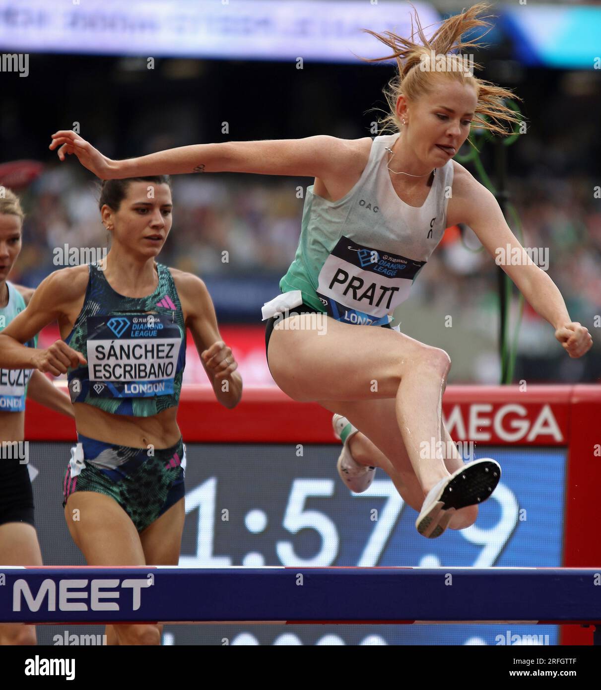 Aimee PRATT of Great Britain finishes 3rd in the 3000 metres ...