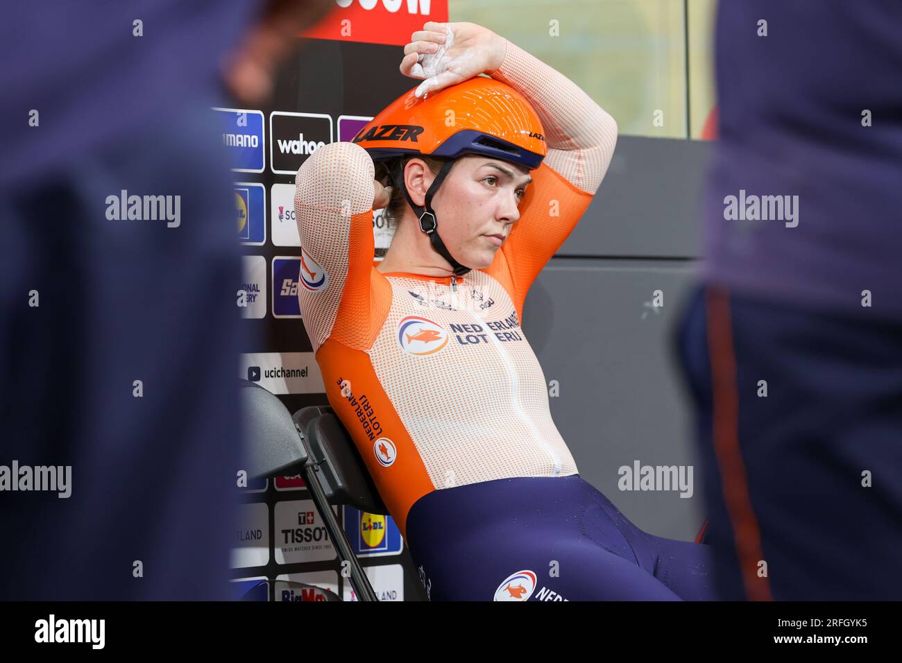 Team sprint women hi-res stock photography and images - Alamy