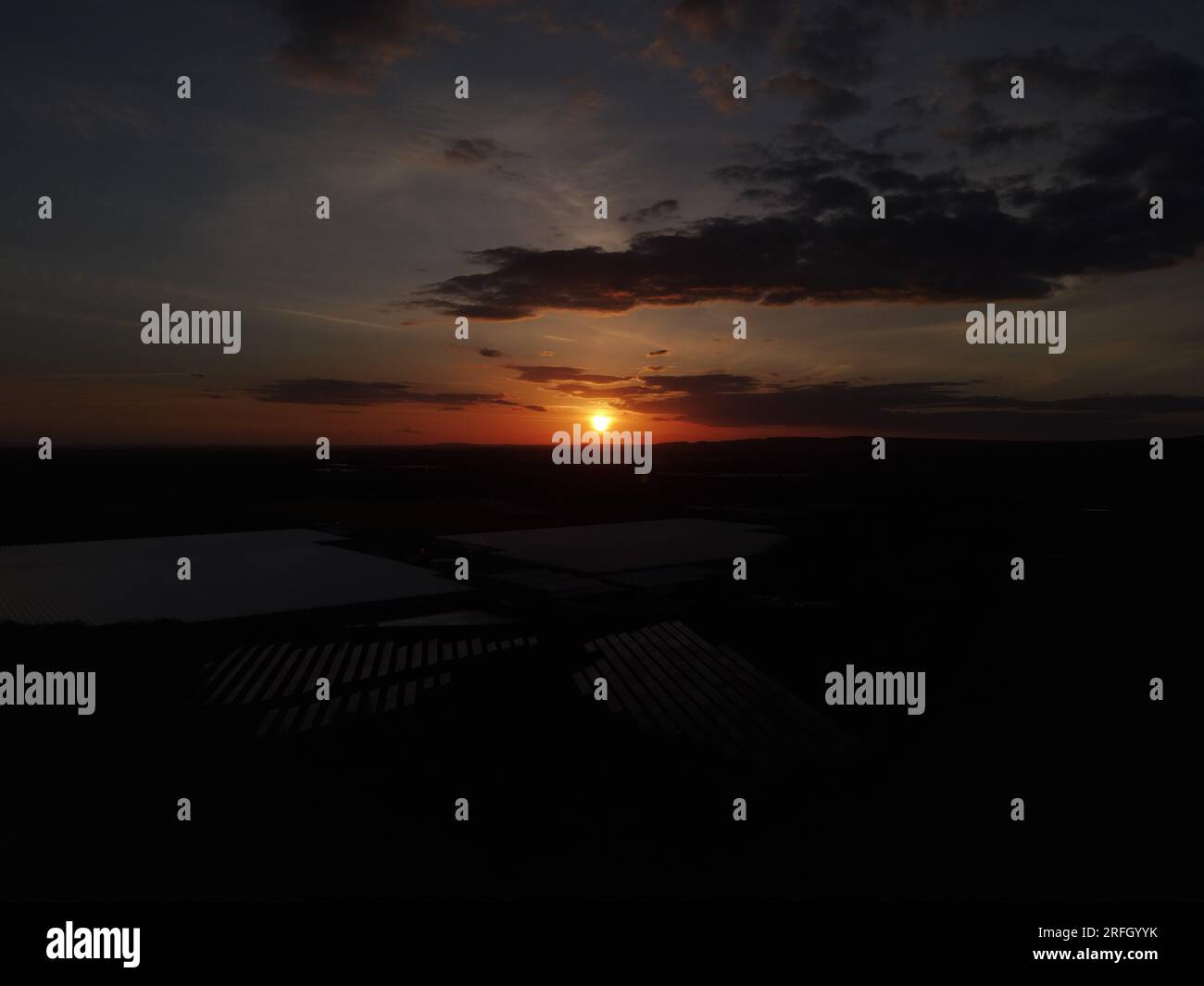 Farm fields sunset hi-res stock photography and images - Alamy