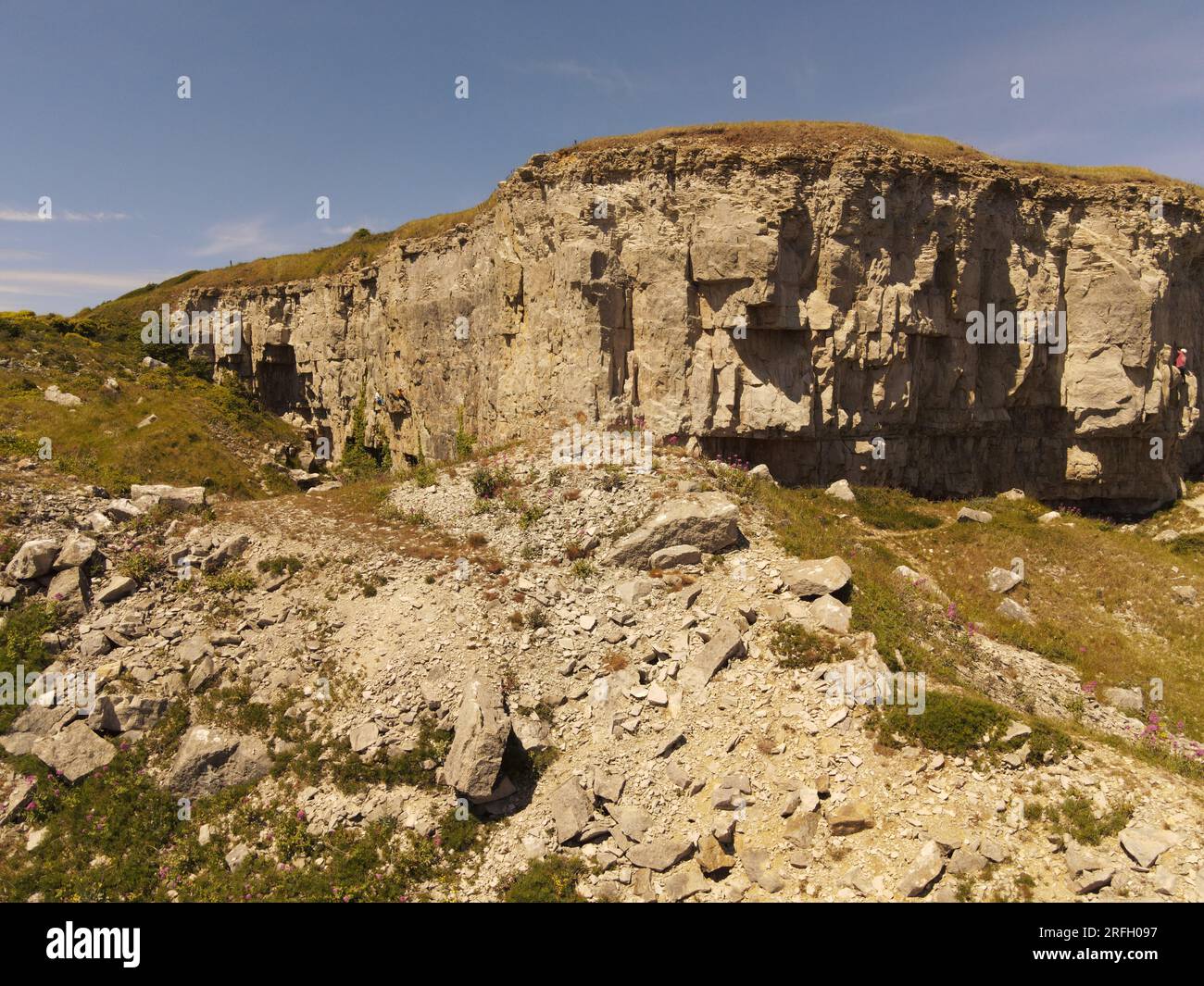 Winspit caves dorset hi-res stock photography and images - Alamy