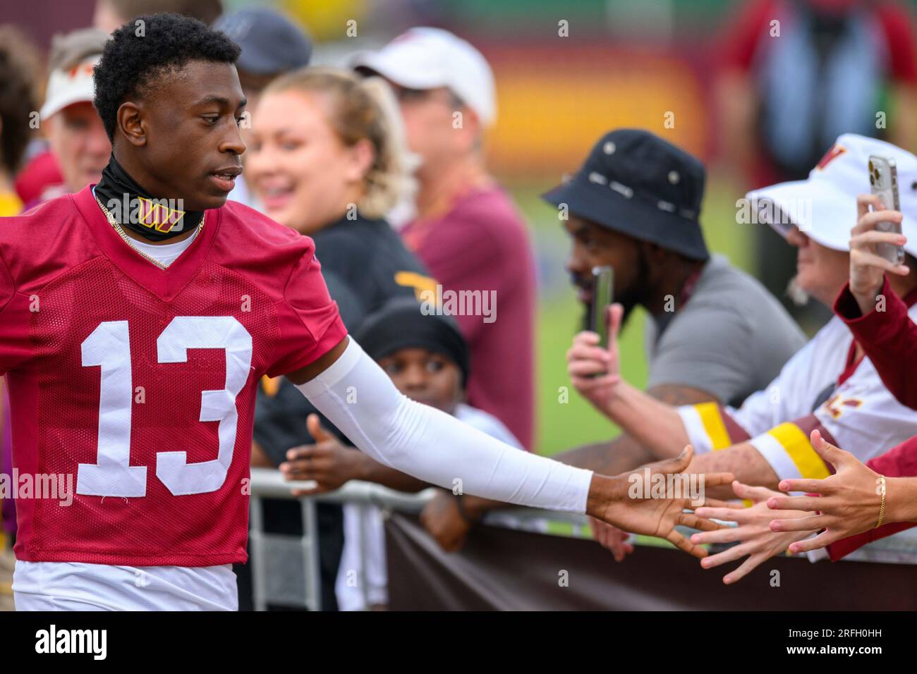 Washington commanders fans hi-res stock photography and images - Alamy